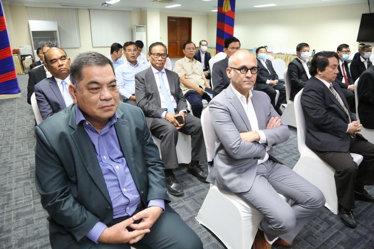 វៀតណាមផ្តល់អំណោយ២៥លានដុល្លារ សង់អគាររដ្ឋបាលឲ្យរដ្ឋសភា – Angrut News